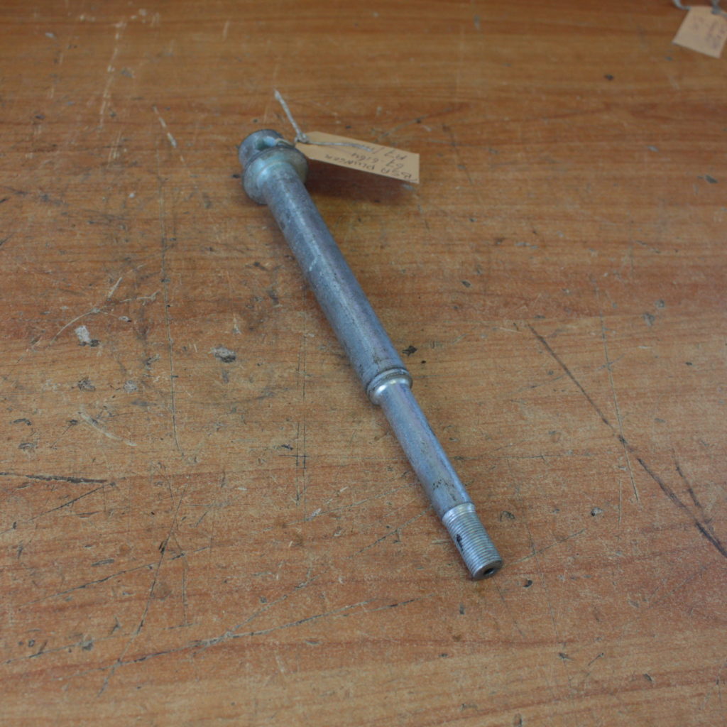 BSA A7 A10 achterwiel as / BSA A7 A10 rear wheel spindle 67-6164 ...